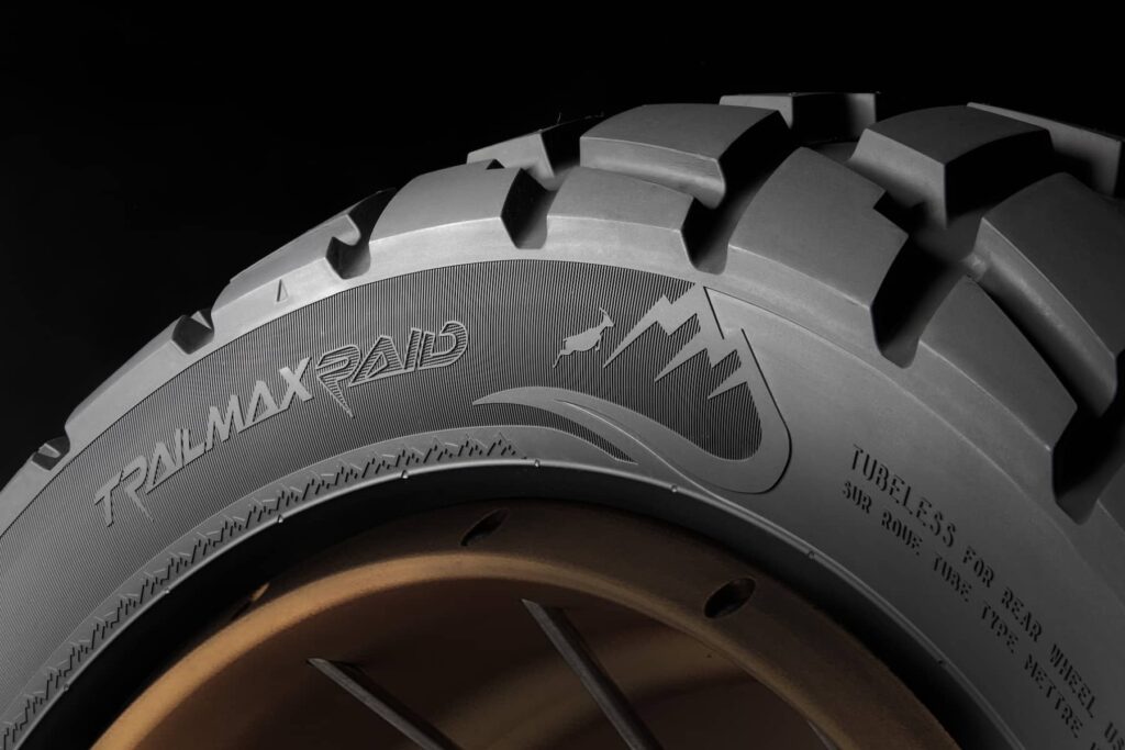 Pneu trail Dunlop Trailmax Raid - Trail Adventure Magazine - Voyages à Moto