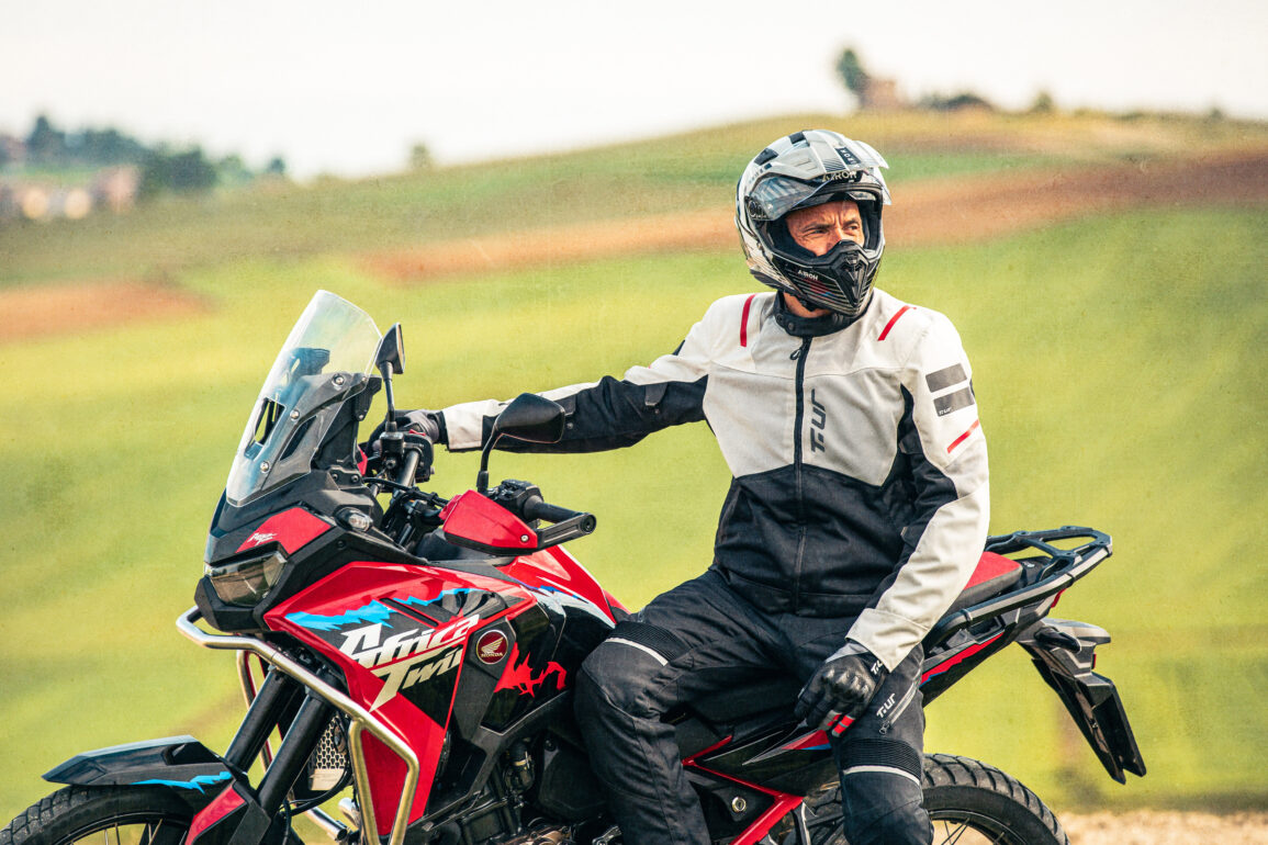 Nouveautés 2026 : Triumph Tiger 900 et 1200 Desert et Alpine Edition ...
